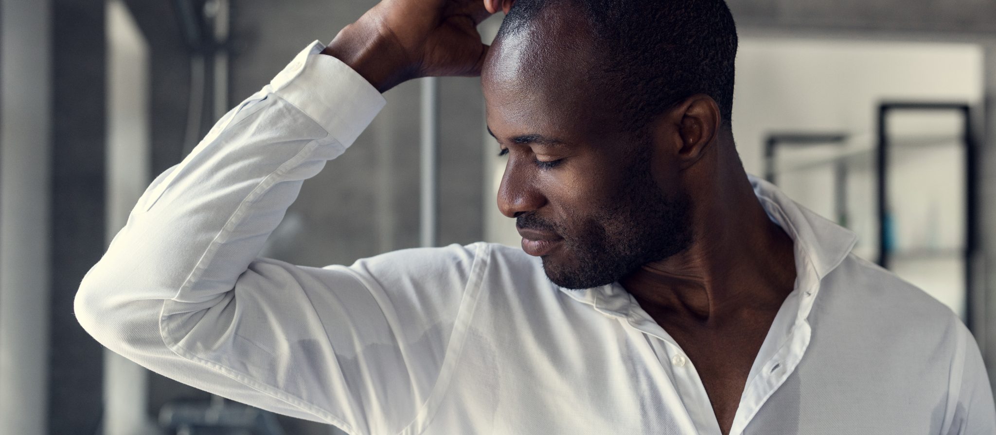 7 tips om overmatig zweten bij mannen te behandelen | Beauty Blog